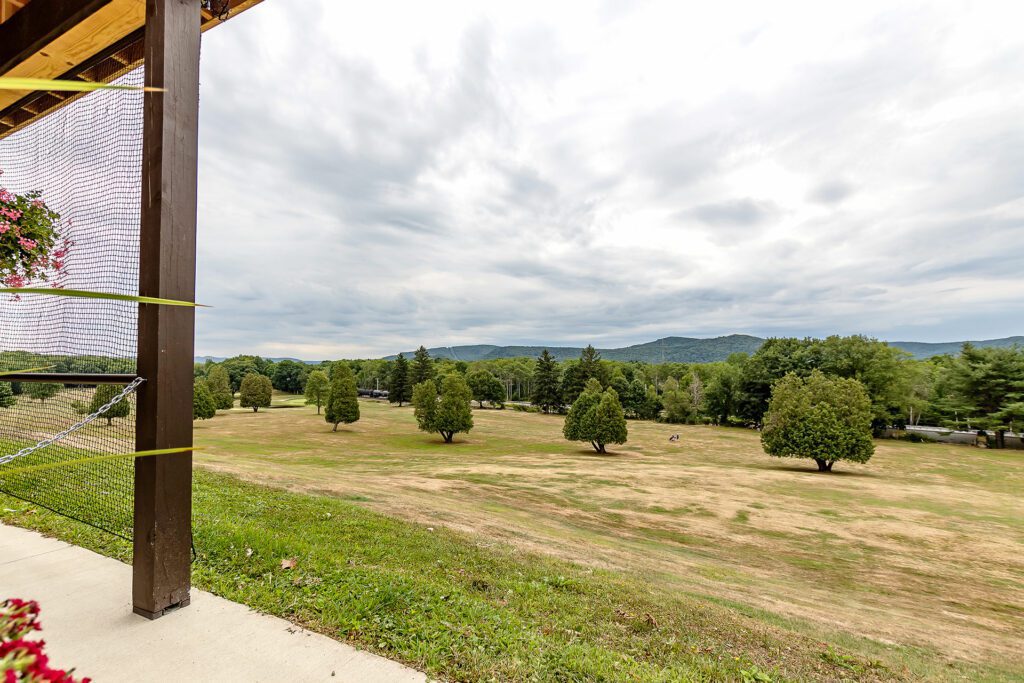 Fairway View Pavilion Event Space & Restaurant | St. Bonavenue
