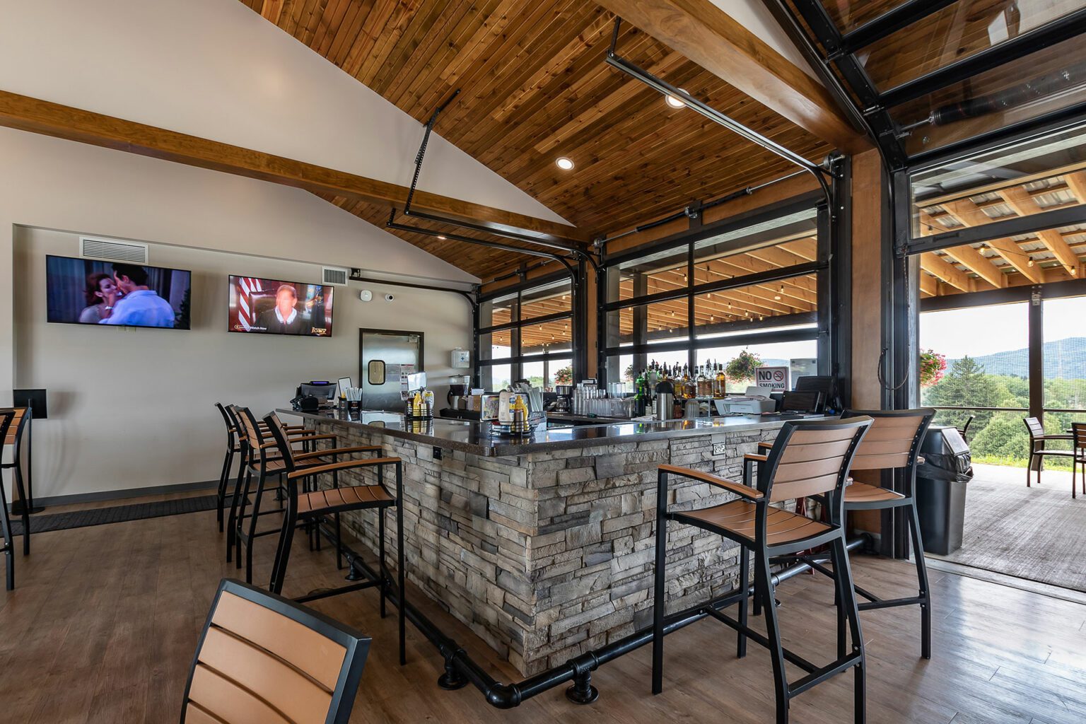 Fairway View Pavilion Event Space & Restaurant | St. Bonavenue